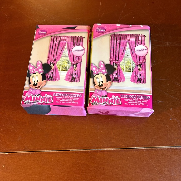Disney | Accents | Nwt Disney Minnie Mouse Pink Curtains Only Box Left ...